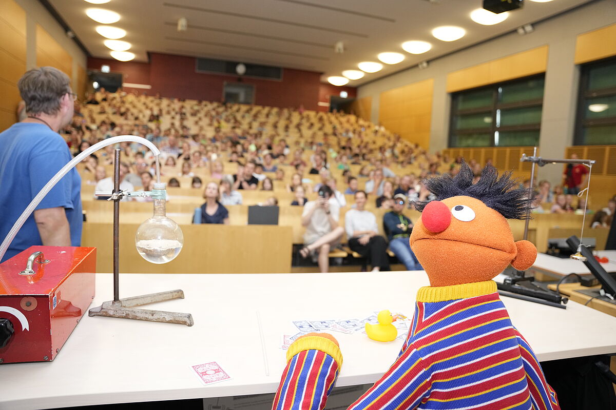 Kinder-Uni Rostock: „Ernie und Bert gefangen im Laborinth“ – Physik zum ...