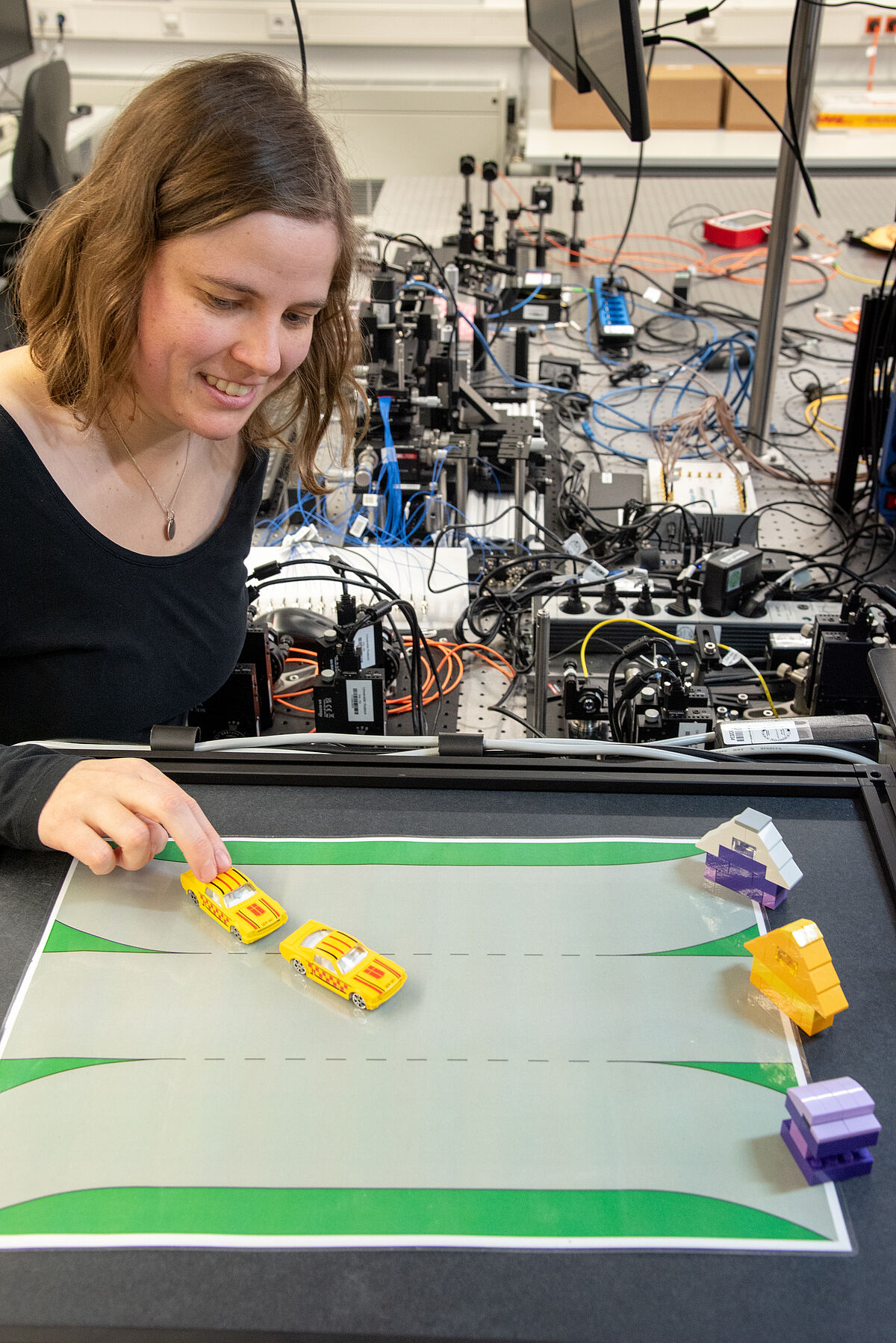 Collaboration of elementary particles - Institut für Physik ...
