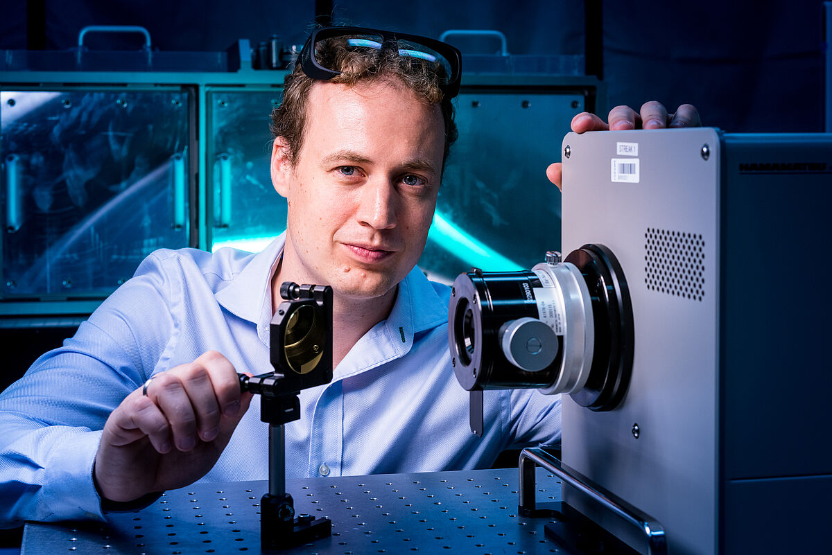 EU-Millionenförderung für Rostocker Physiker – Professor Dominik Kraus ...